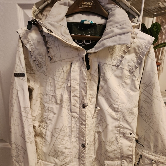 686 Vestal | Jackets & Coats | 686 Vestal Jacket Limited Edition Barely ...